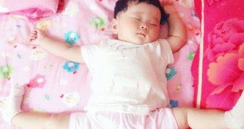 為啥寶寶睡覺愛滿床滾？媽媽在感動的同時，也要有危機意識！ - sb123 | FUN01 創作分享