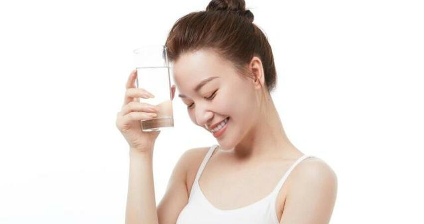 早上空腹喝一杯水，真的對身體好嗎？起床後按順序做好這6事 - Qoo | FUN01 創作分享