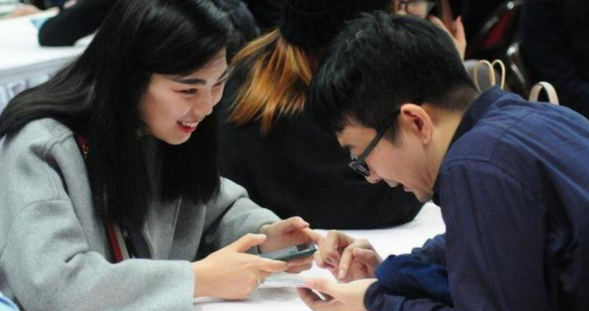 新婚3個月！尪晚歸不接電話 人妻「衝上門抓猴」一開門愣了 - Qoo | FUN01 創作分享