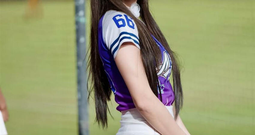 啦啦隊女神跟風AI挑彩卷號碼！拿科技求好運 選3數字結果超傻眼 - Qoo | FUN01 創作分享