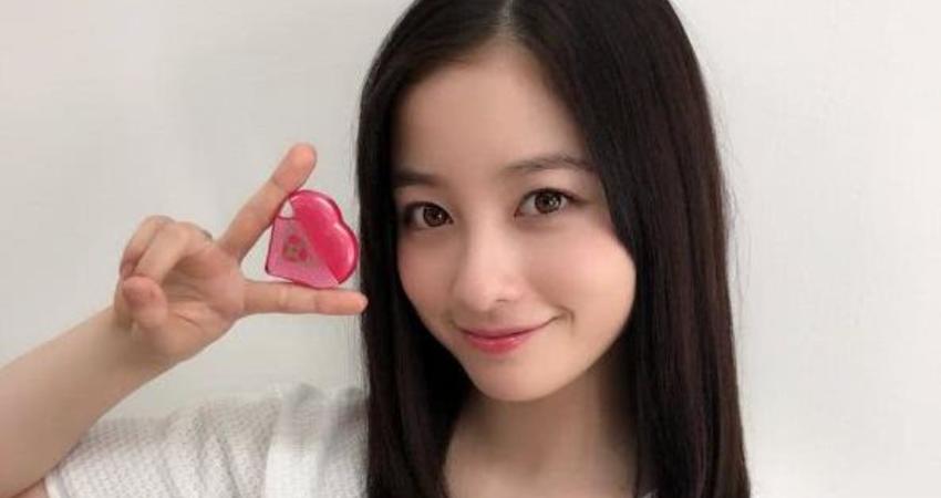 有意思！橋本環奈擺出月野兔手勢引關注 - 動漫都市ACGM | FUN01 創作分享