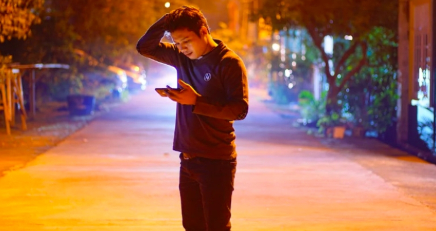 借同事2萬6後對方秒離職！1年後「突然收到他簡訊」愣了 - zx | FUN01 創作分享