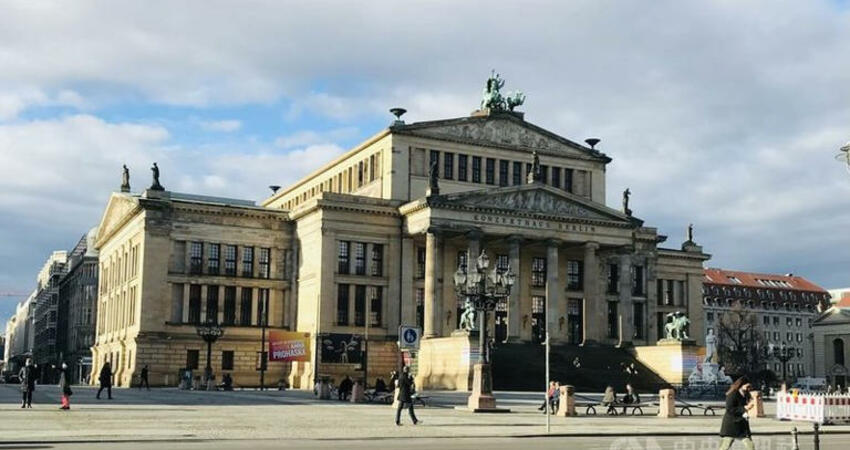 柏林慈善音樂會 旅德台灣指揮家黃稚尹歲末遞暖20年 - zx | FUN01 創作分享