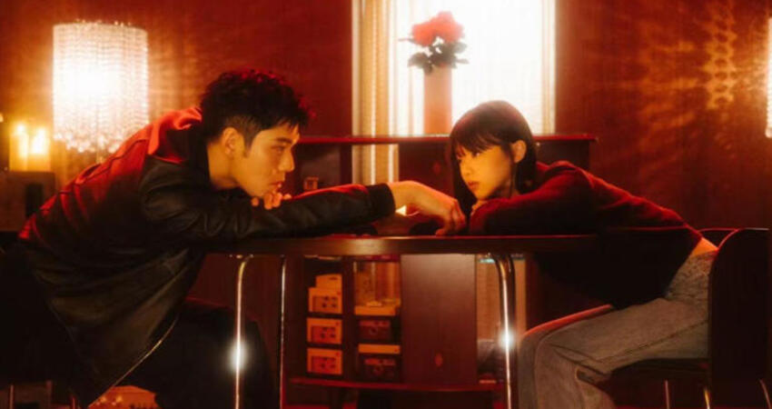 粉絲嚇壞！周予天和正妹女星躺大馬路談情 他親揭真相 - zx | FUN01 創作分享